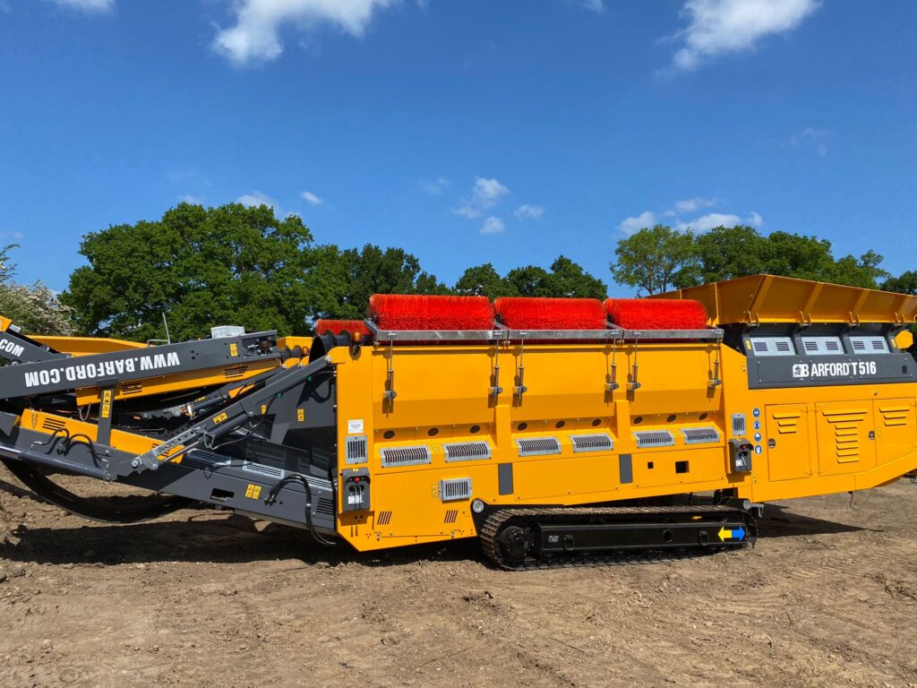 T516 Tracked Trommel - Doyle Machinery